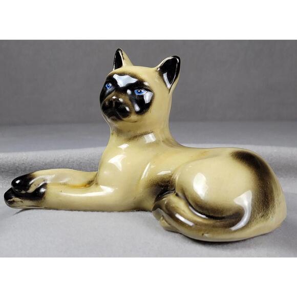 Other | Vtg Ceramic Siamese Cat With Blue Eyes Figurine Made In Brazil ...